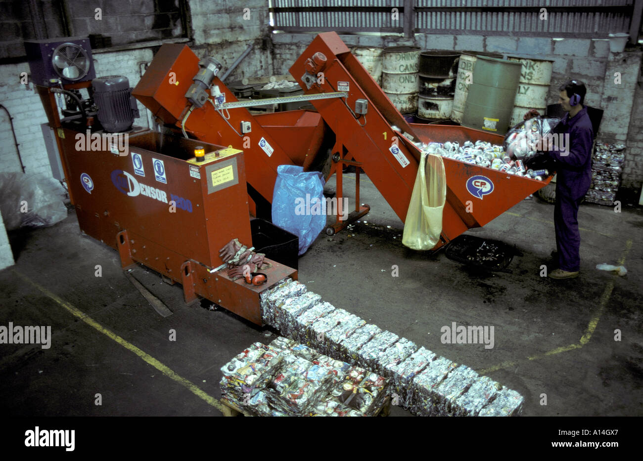 Aluminium and steel can seperating and compacting machine used by ...