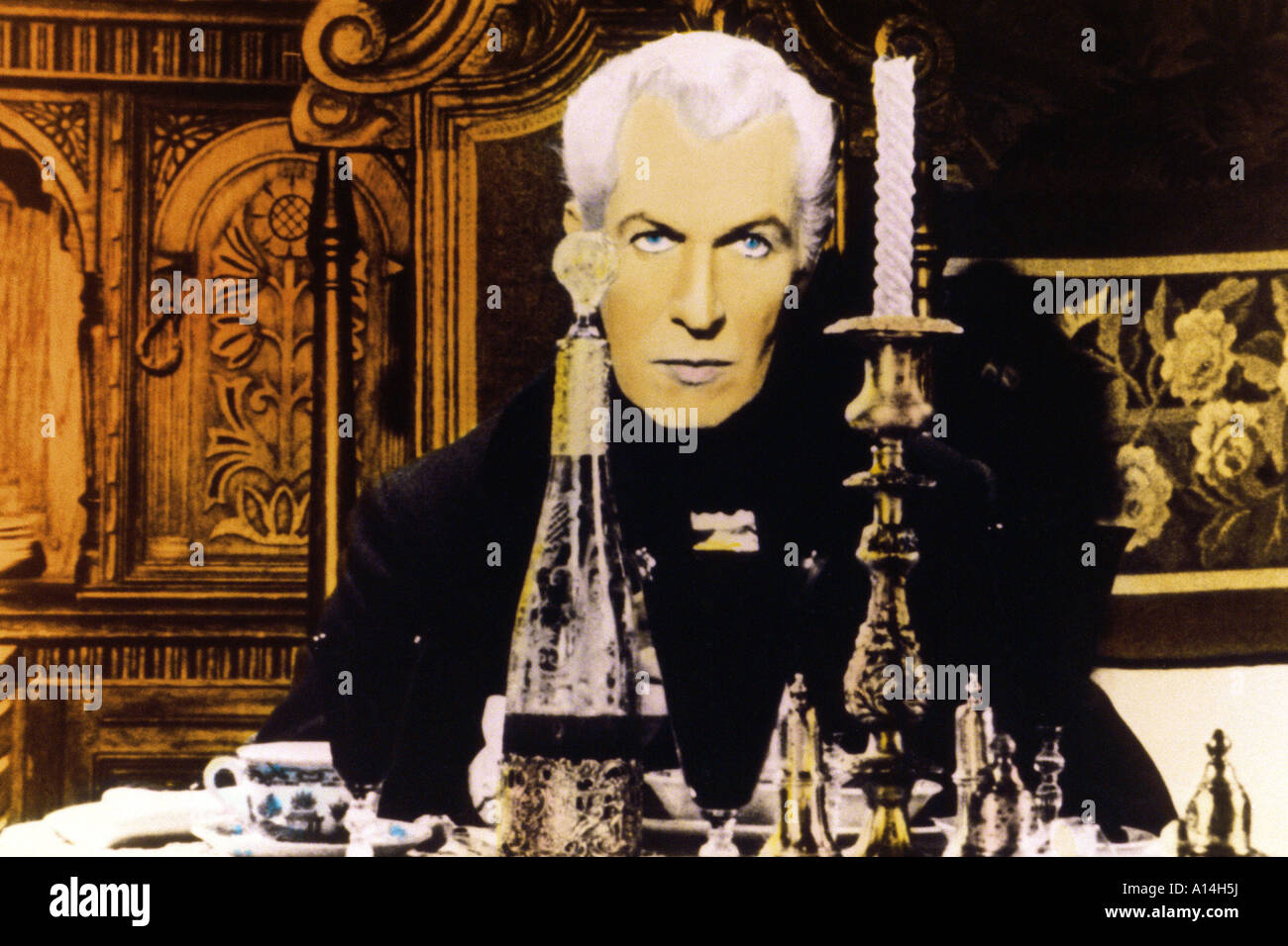 The house of usher 1960 hi-res stock photography and images - Alamy