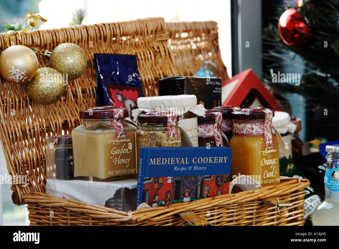 English heritage property christmas hi-res stock photography and images ...