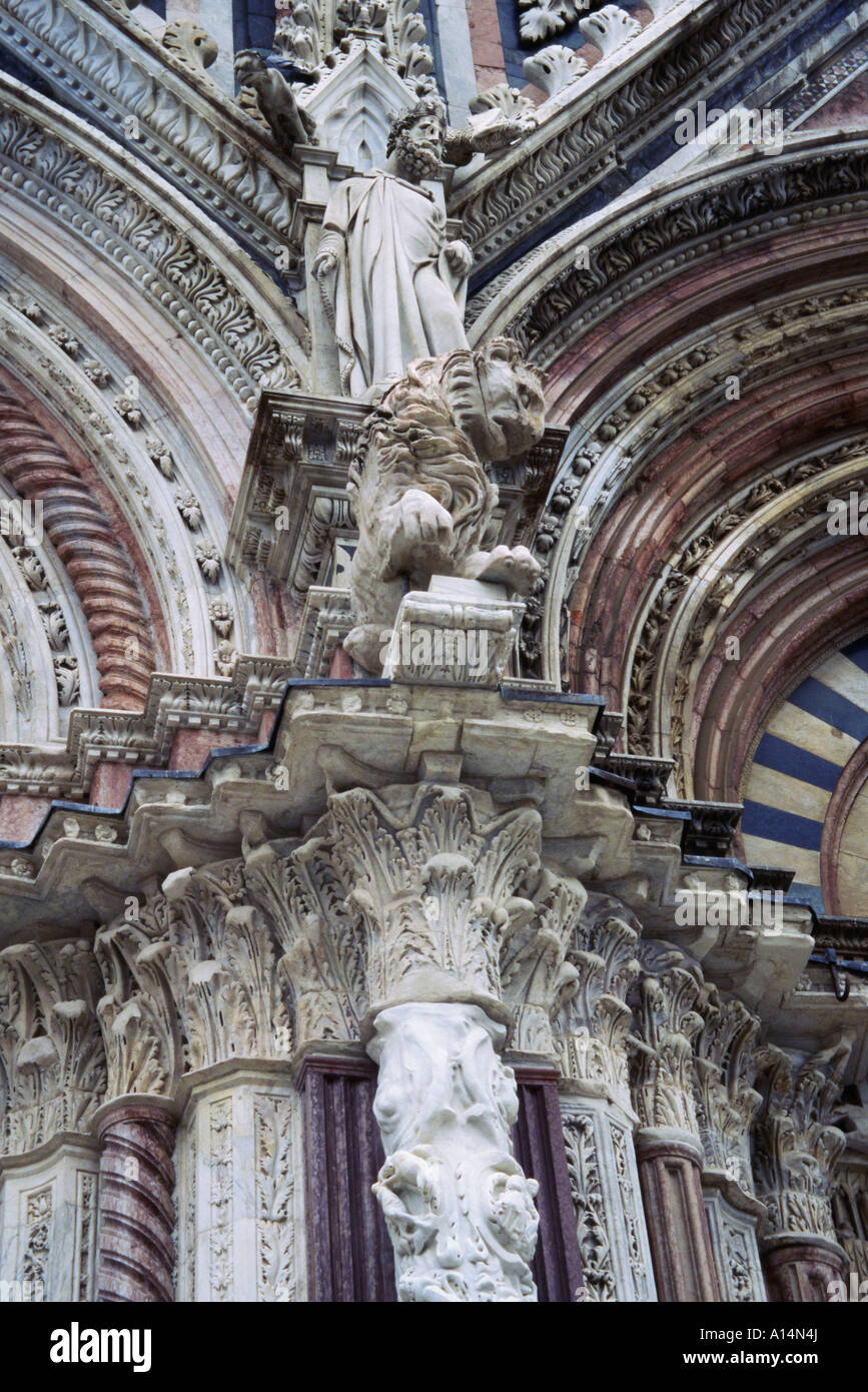 Detail of columns arches and statues Duomo di Siena Siena Italy Stock ...