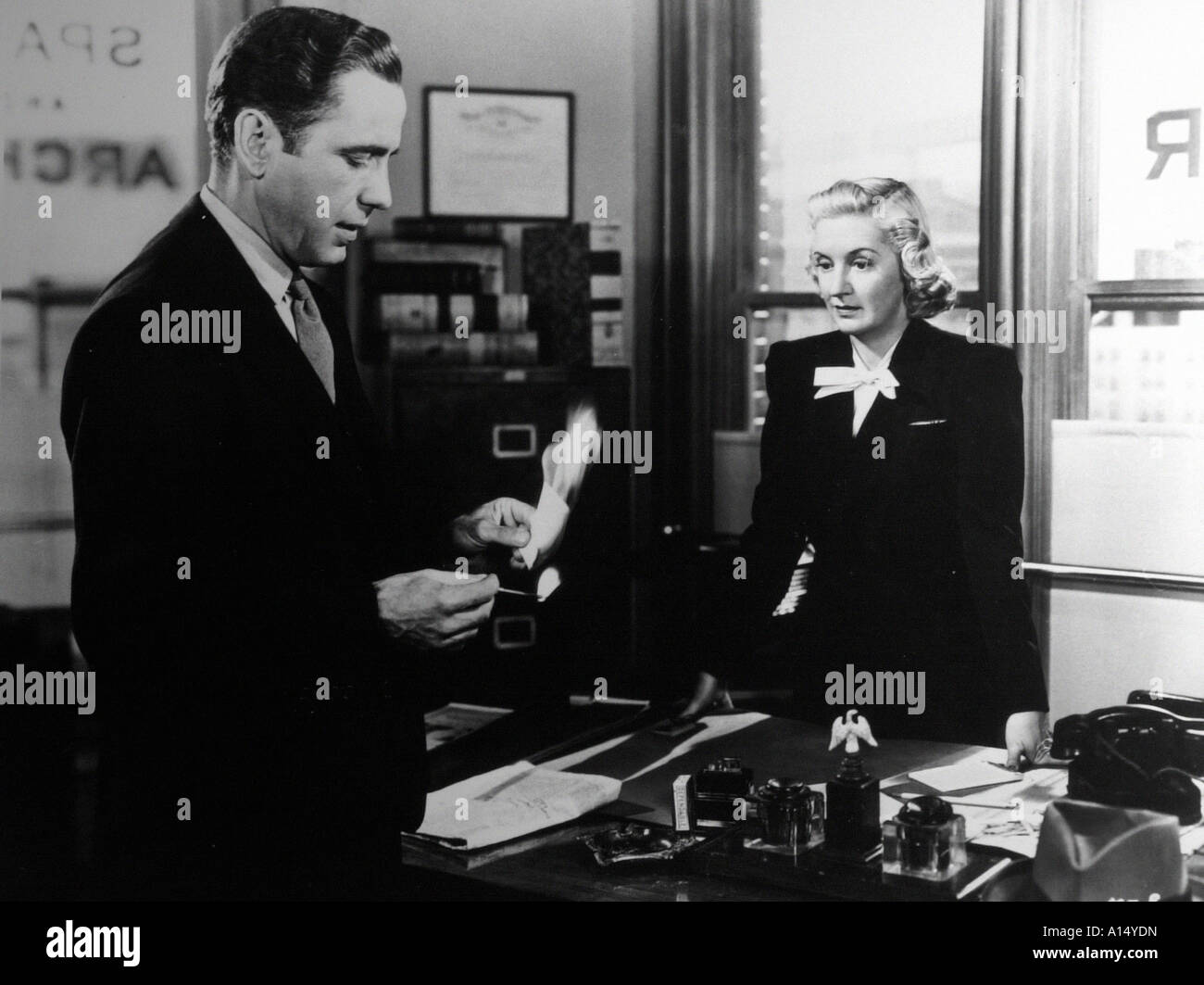 The maltese falcon 1941 John Huston Humphrey Bogart Stock Photo - Alamy
