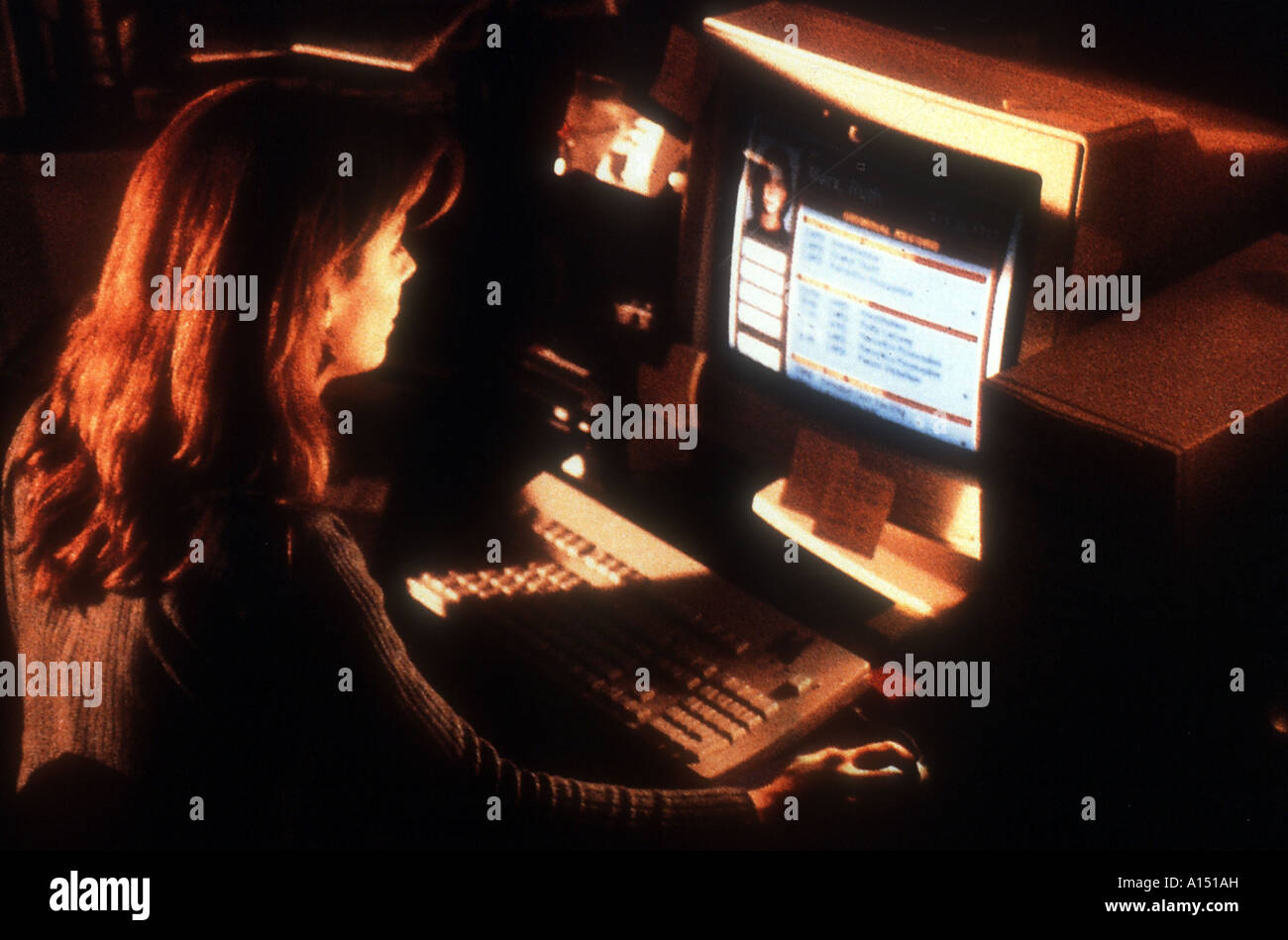 The net 1995 sandra bullock hi-res stock photography and images - Alamy