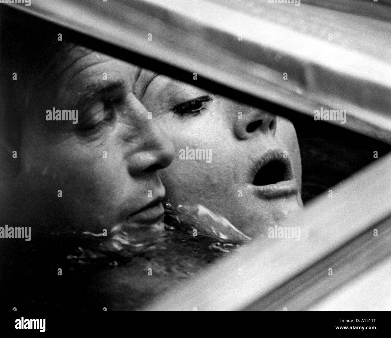 The Drowning Pool Year 1975 Director Stuart Rosenberg Paul Newman Stock ...