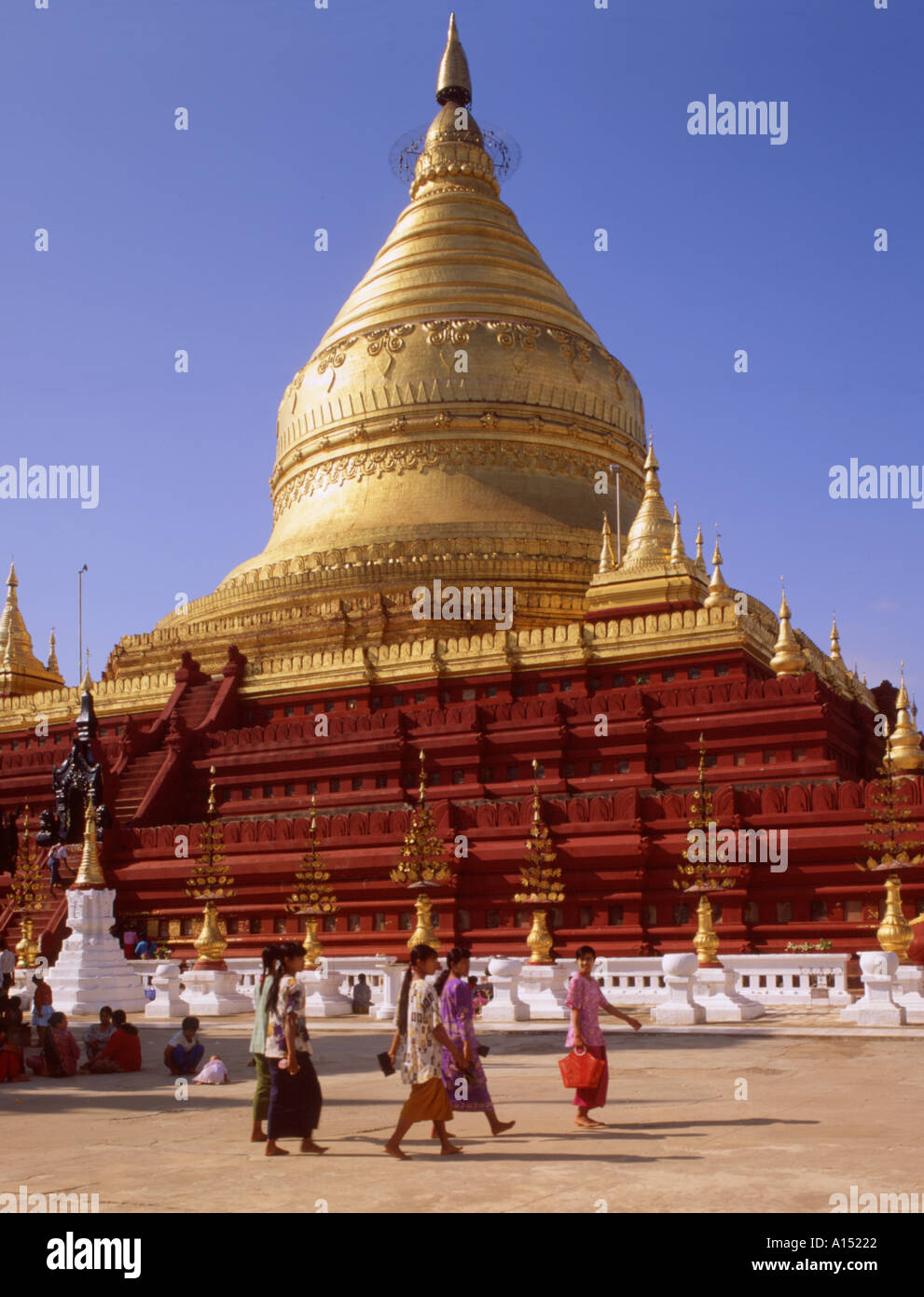 Myanmar Bagan Shwezigon pagoda Stock Photo - Alamy