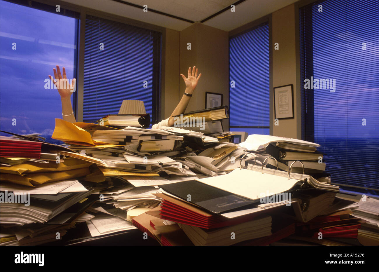 Messy office piles files hi-res stock photography and images - Alamy