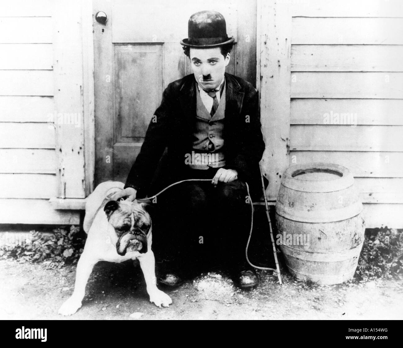 A Dog s Life Year 1918 Director Charles Chaplin Charles Chaplin Stock ...