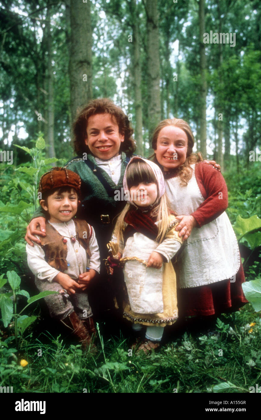 Warwick davis hi-res stock photography and images - Alamy