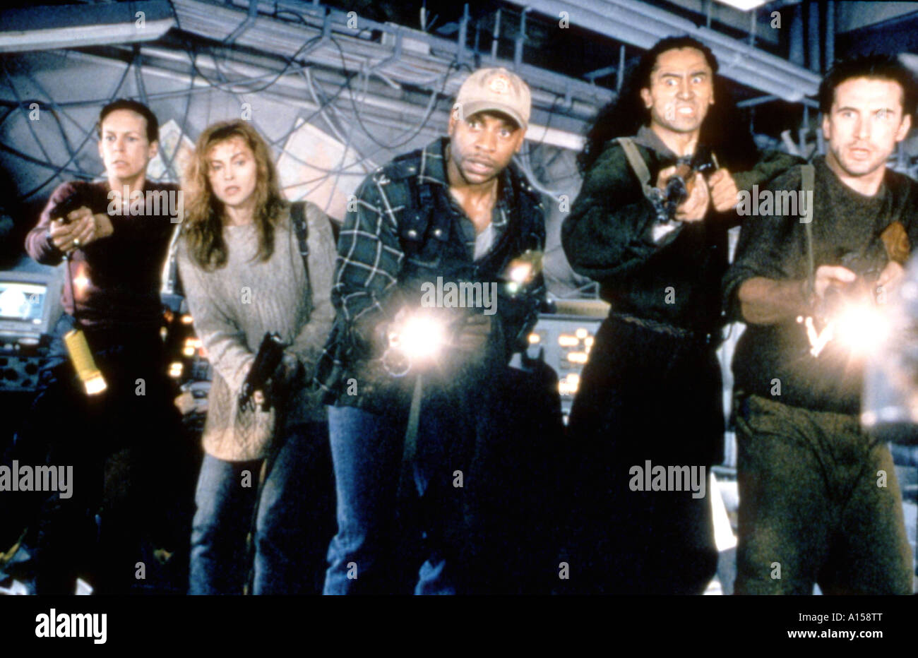 Virus Year 1999 Director John Bruno Jamie Lee Curtis William Baldwin ...