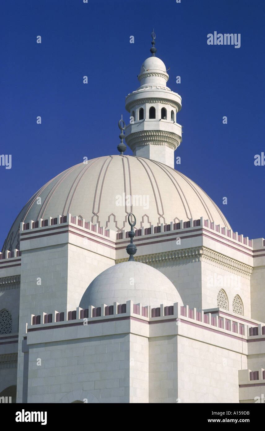 Bahrein mosque hi-res stock photography and images - Alamy