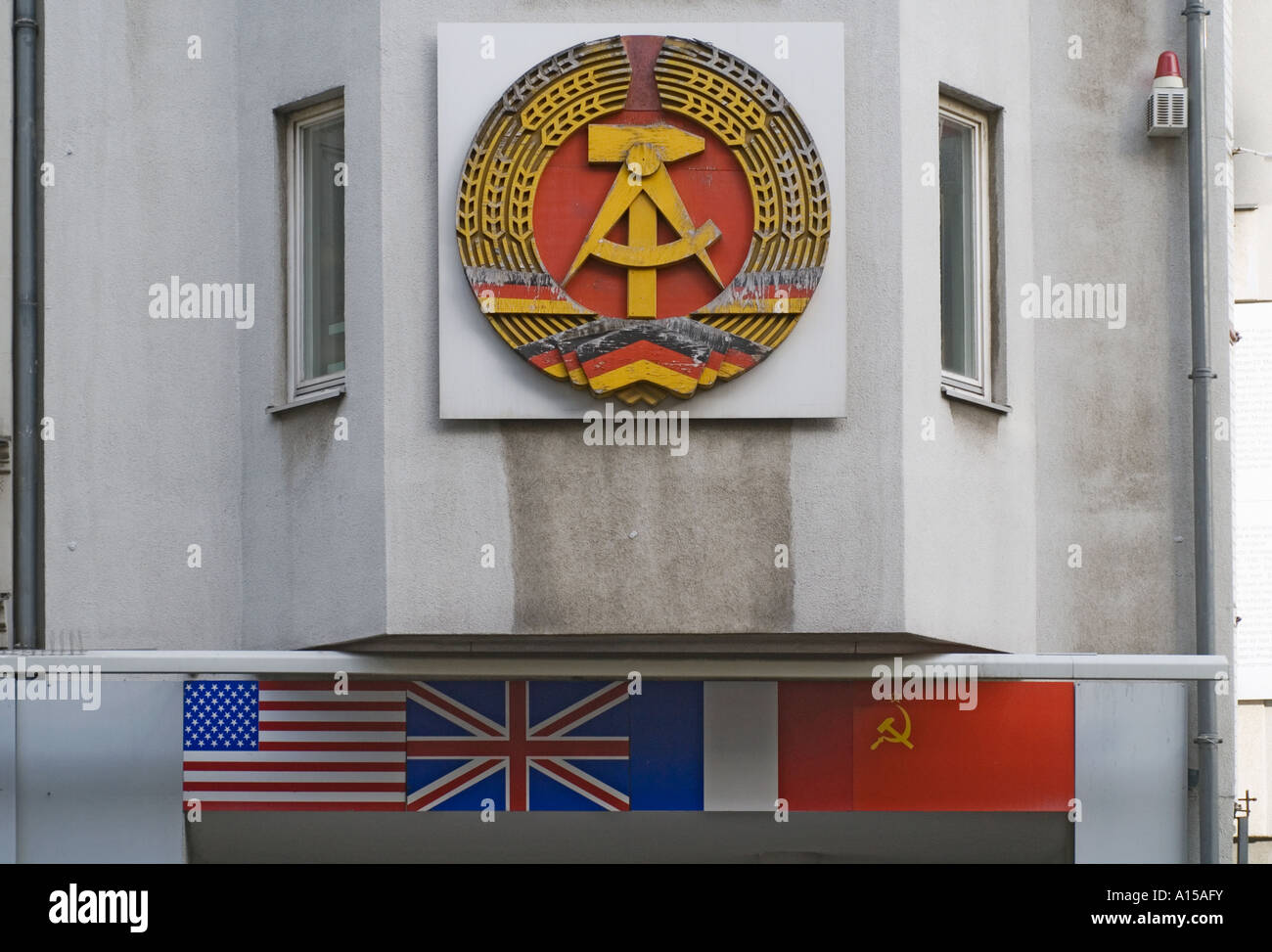 Ddr flaggen hi-res stock photography and images - Alamy