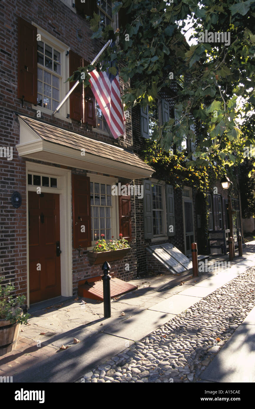 Philadelphia streets houses hi-res stock photography and images - Alamy