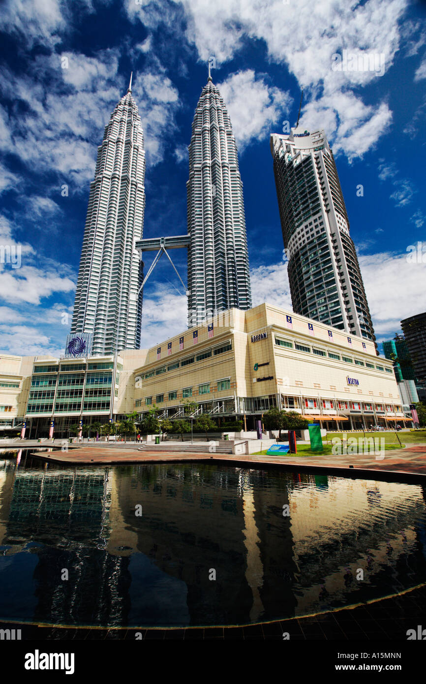 Maxis tower hi-res stock photography and images - Alamy