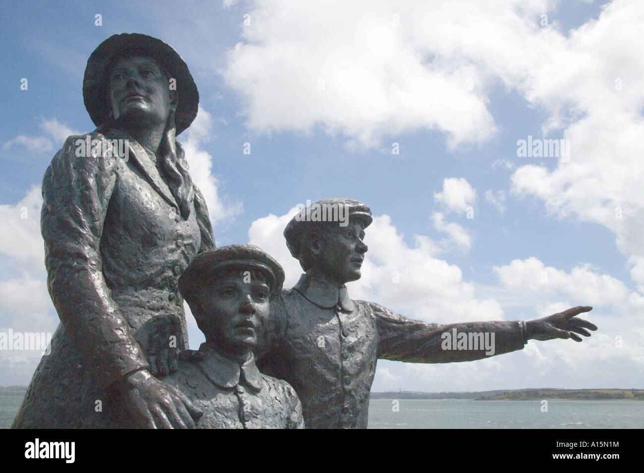 Emigration ireland hi-res stock photography and images - Alamy