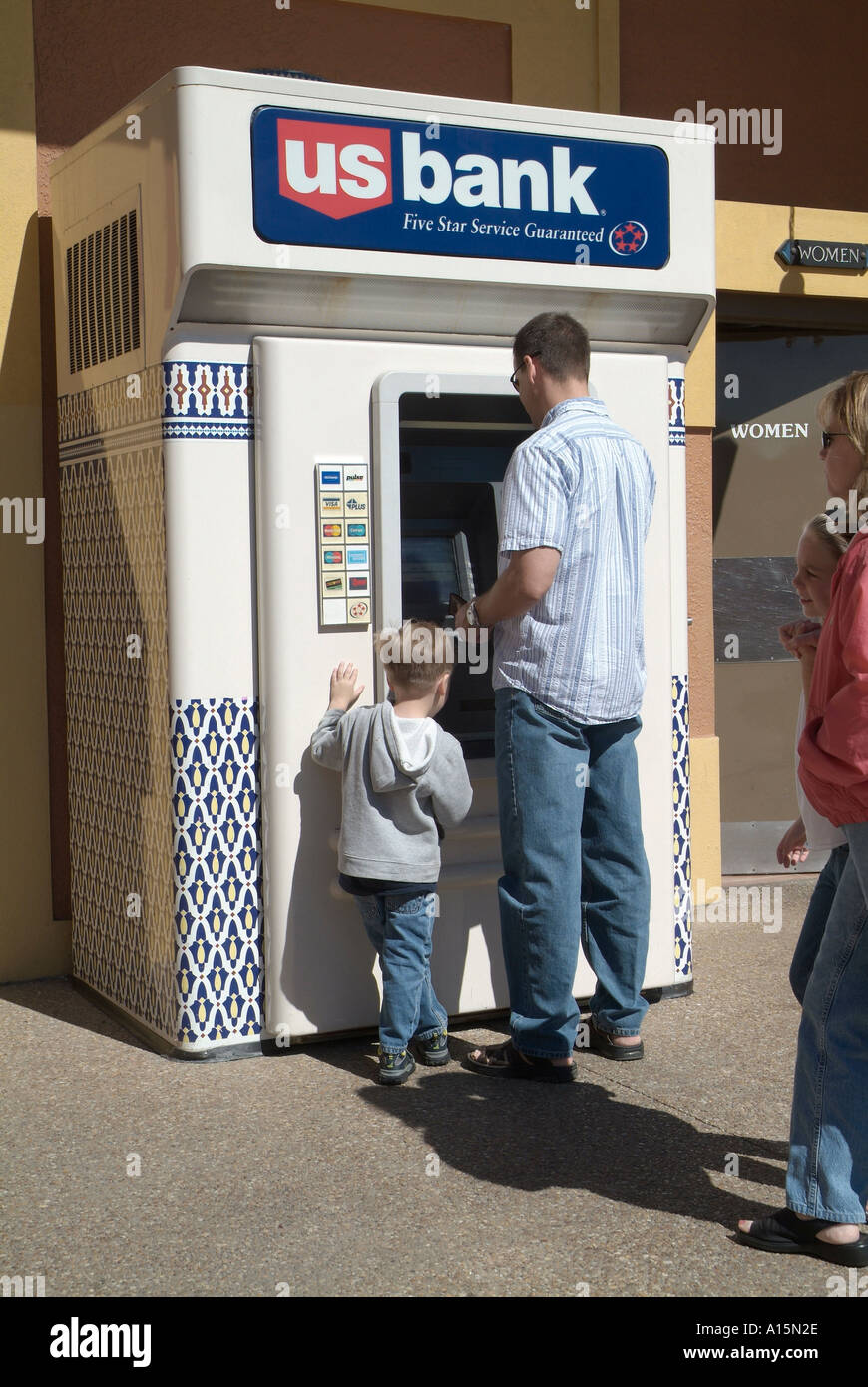 Money drawing hi-res stock photography and images - Alamy