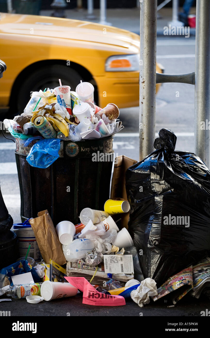 overflowing trash can Stock Photo - Alamy overflowing trash can Stock Photo - Alamy