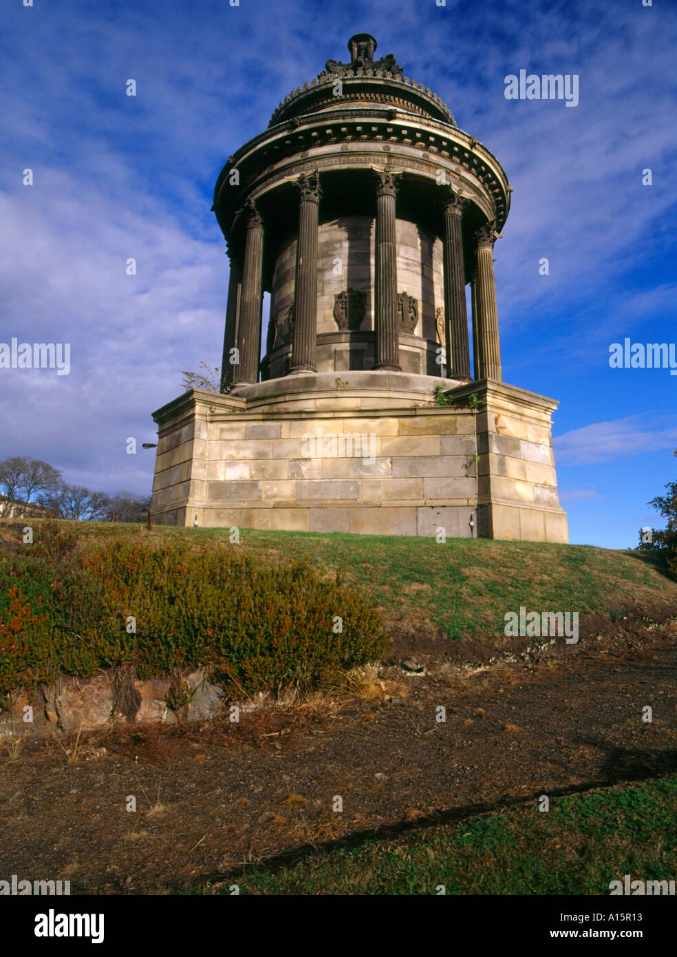 Poet bard monument edinburgh hi-res stock photography and images - Alamy