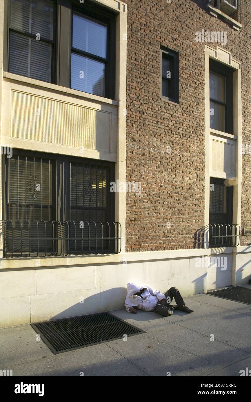 Hobo sleeping hi-res stock photography and images - Alamy