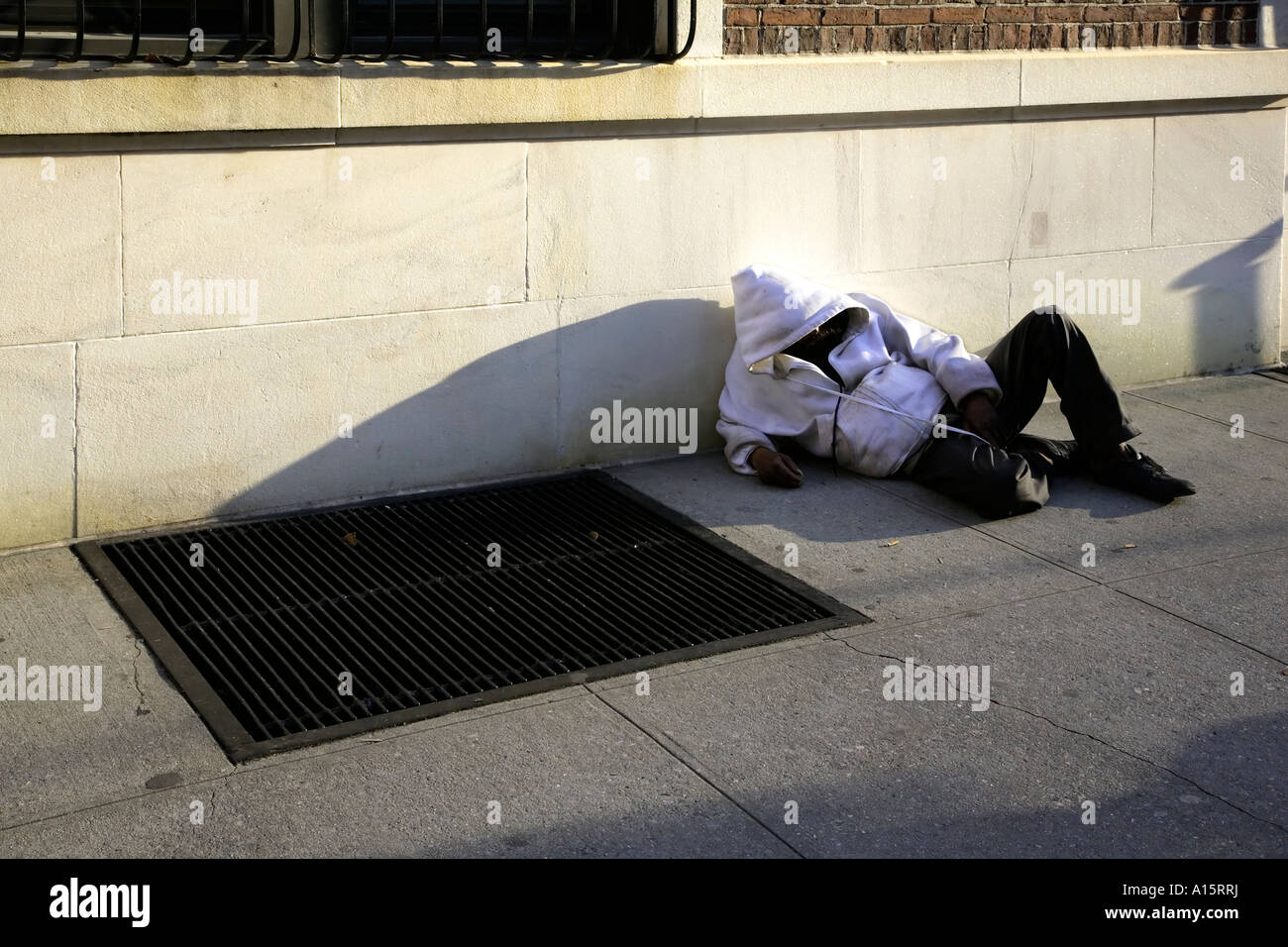 Hobo sleeping hi-res stock photography and images - Alamy