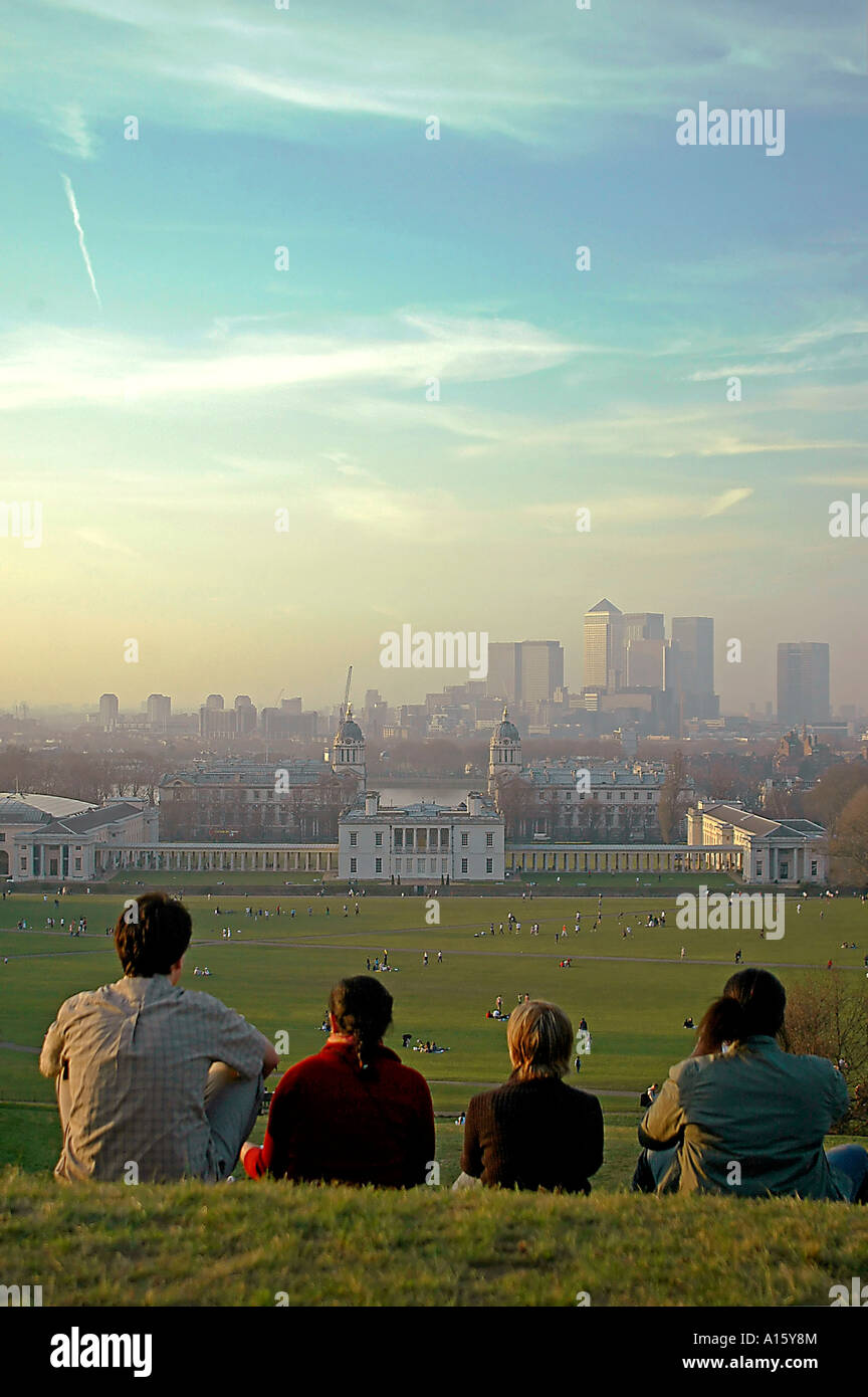 Londons vertical skyline hi-res stock photography and images - Alamy