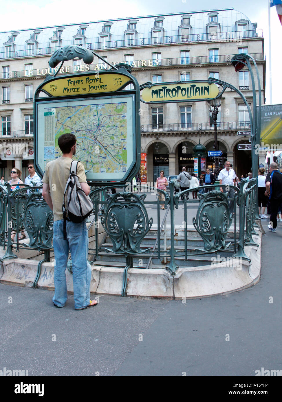 Finding metro hi-res stock photography and images - Alamy