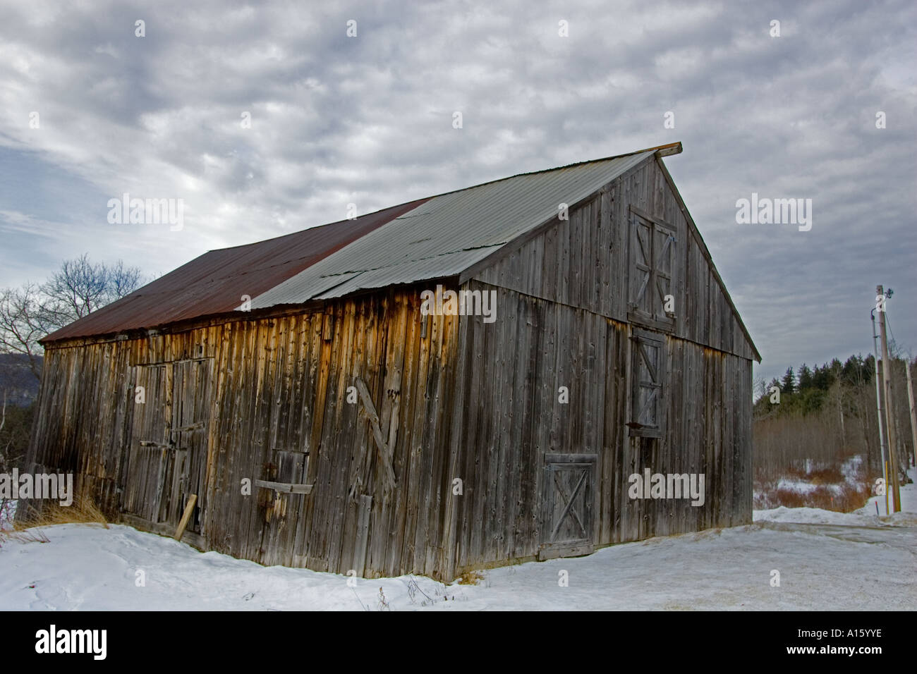 Rustic farm building Stock Photo - Alamy