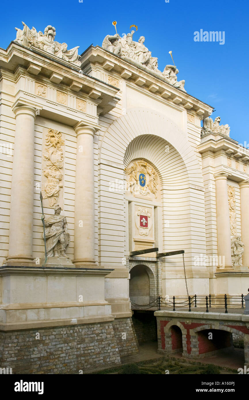 Lille paris gate hi-res stock photography and images - Alamy