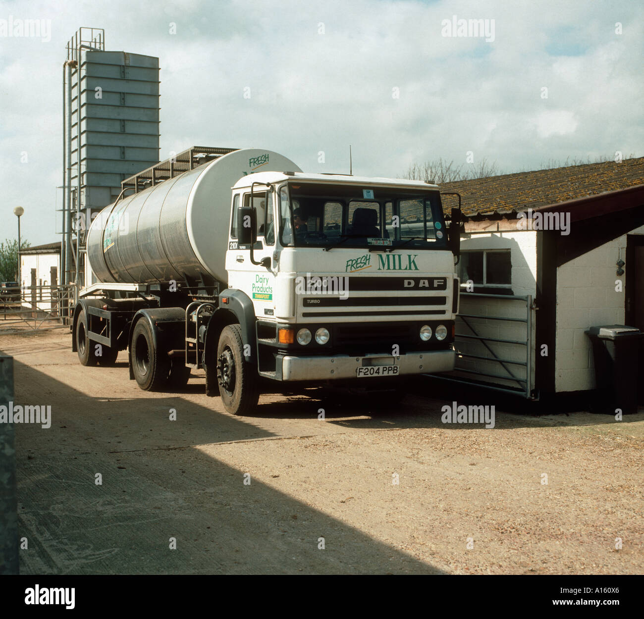 Milk tanker hi-res stock photography and images - Alamy