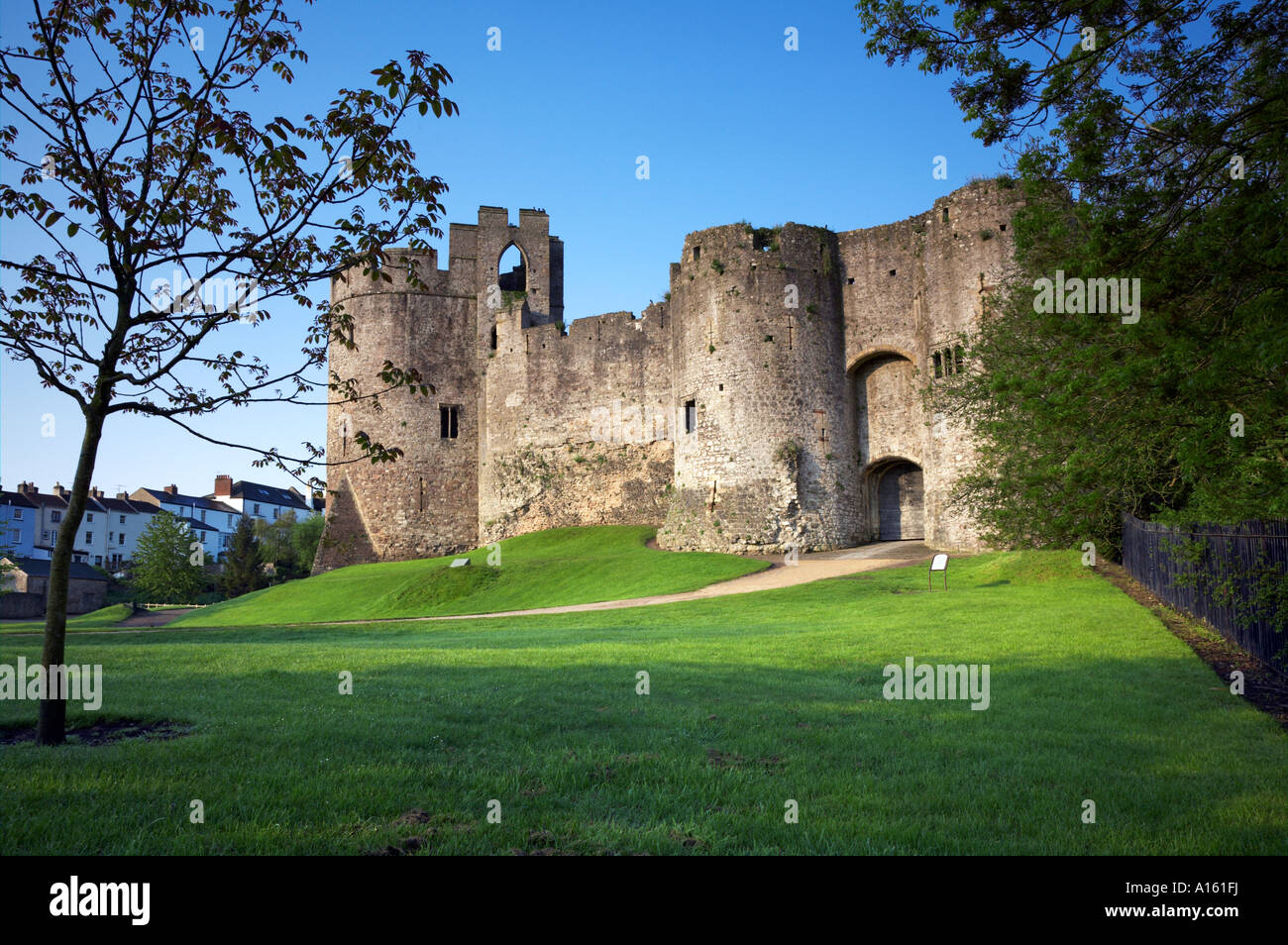 The Gatehouse at the southeastern end of Chepstow castle looks ...