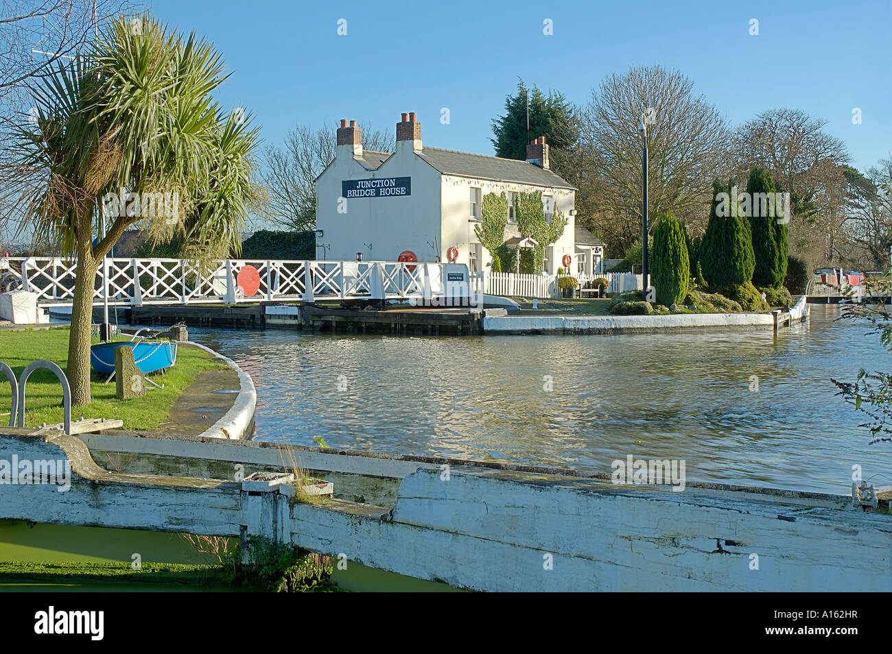 Junction Bridge House on the Gloucester Sharpness Canal Stock Photo - Alamy