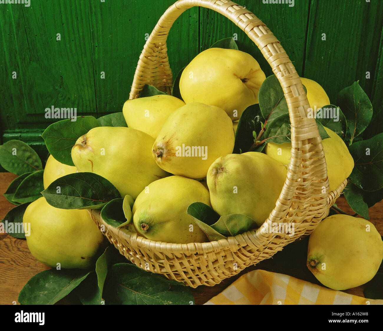 Many quinces hi-res stock photography and images - Alamy