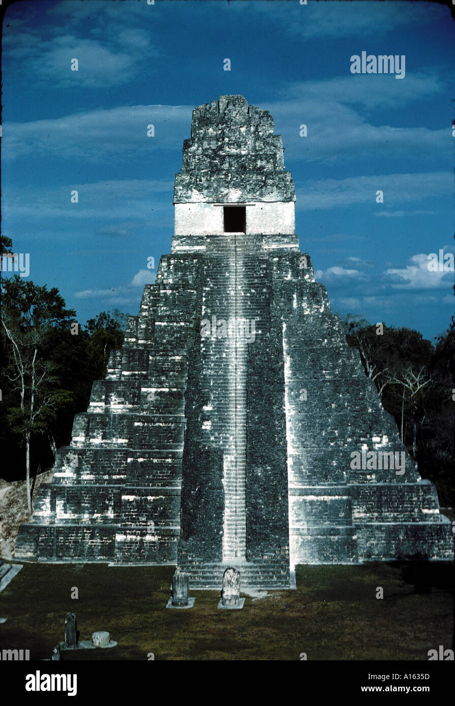 CENTRAL AMERICA GUATEMALA TIKAL TEMPLE ONE Stock Photo - Alamy