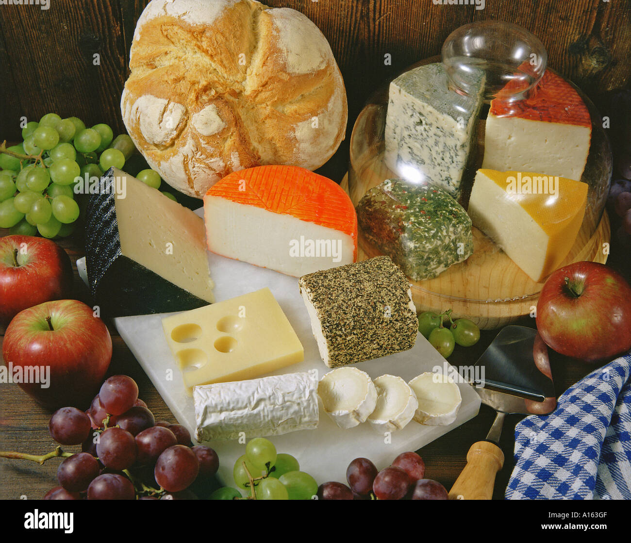 Bread goat cheese apple hi-res stock photography and images - Alamy