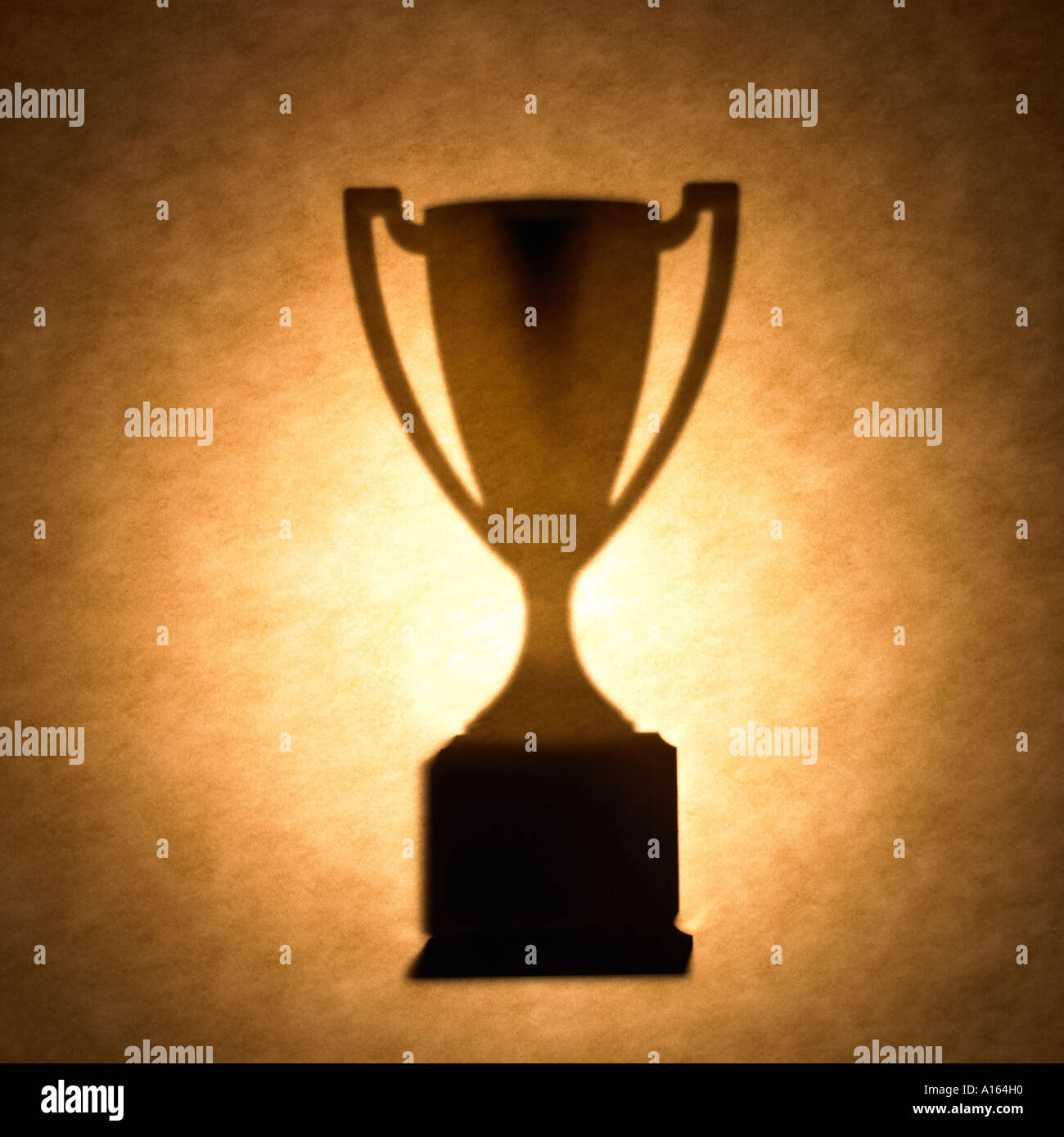 Trophy outline icon hi-res stock photography and images - Alamy