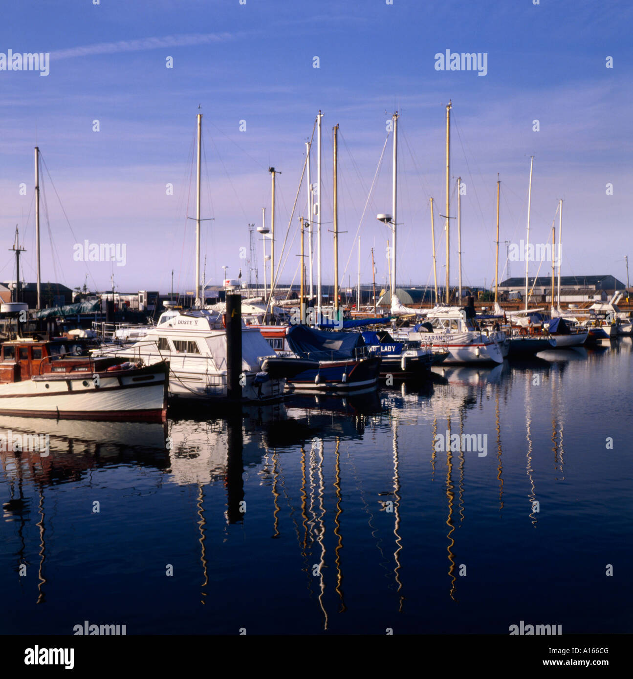 Boats in hull marina dusk hi-res stock photography and images - Alamy