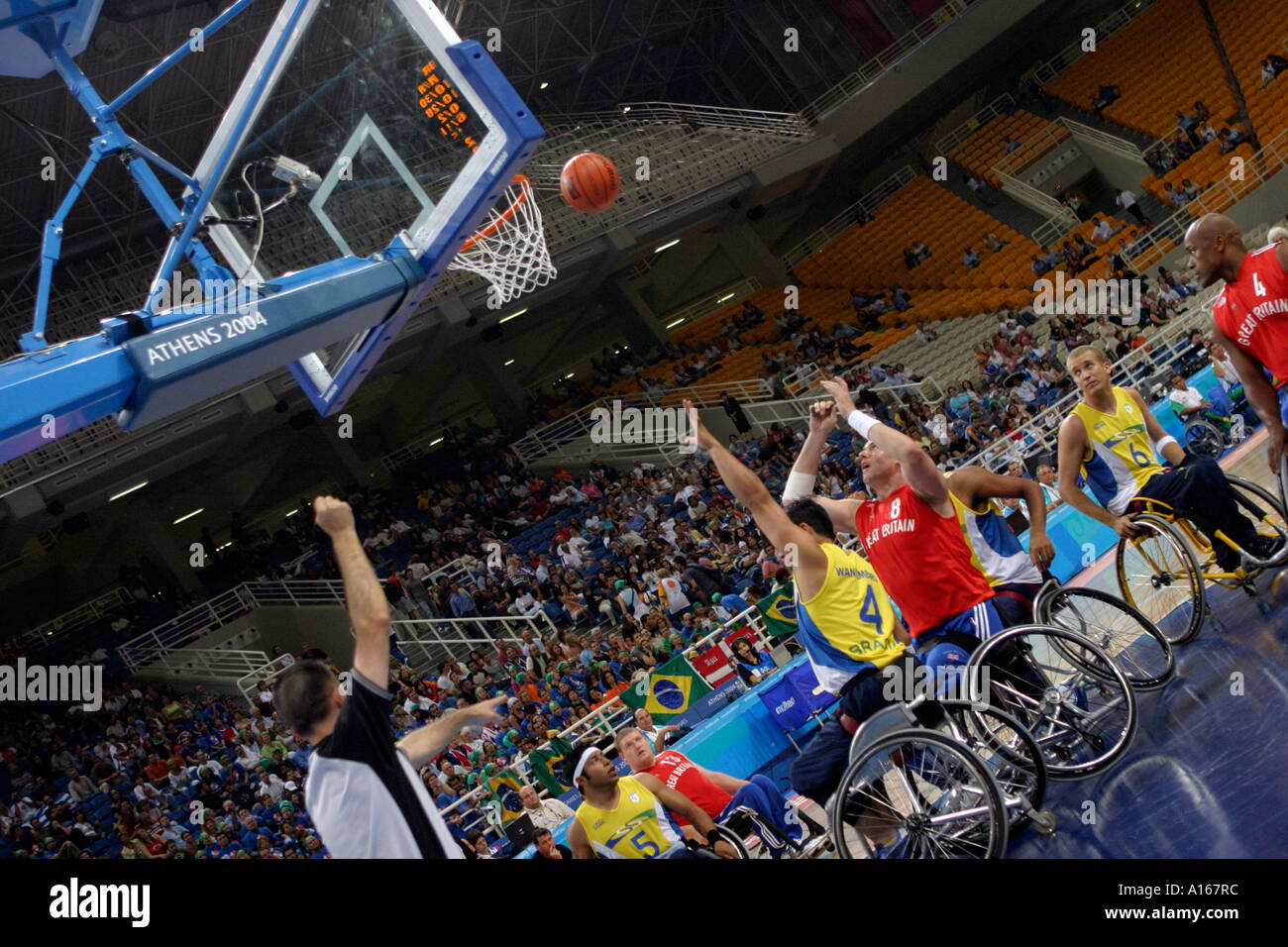 Simon Munn of Great Britain shoots in the preliminary group Basketball ...