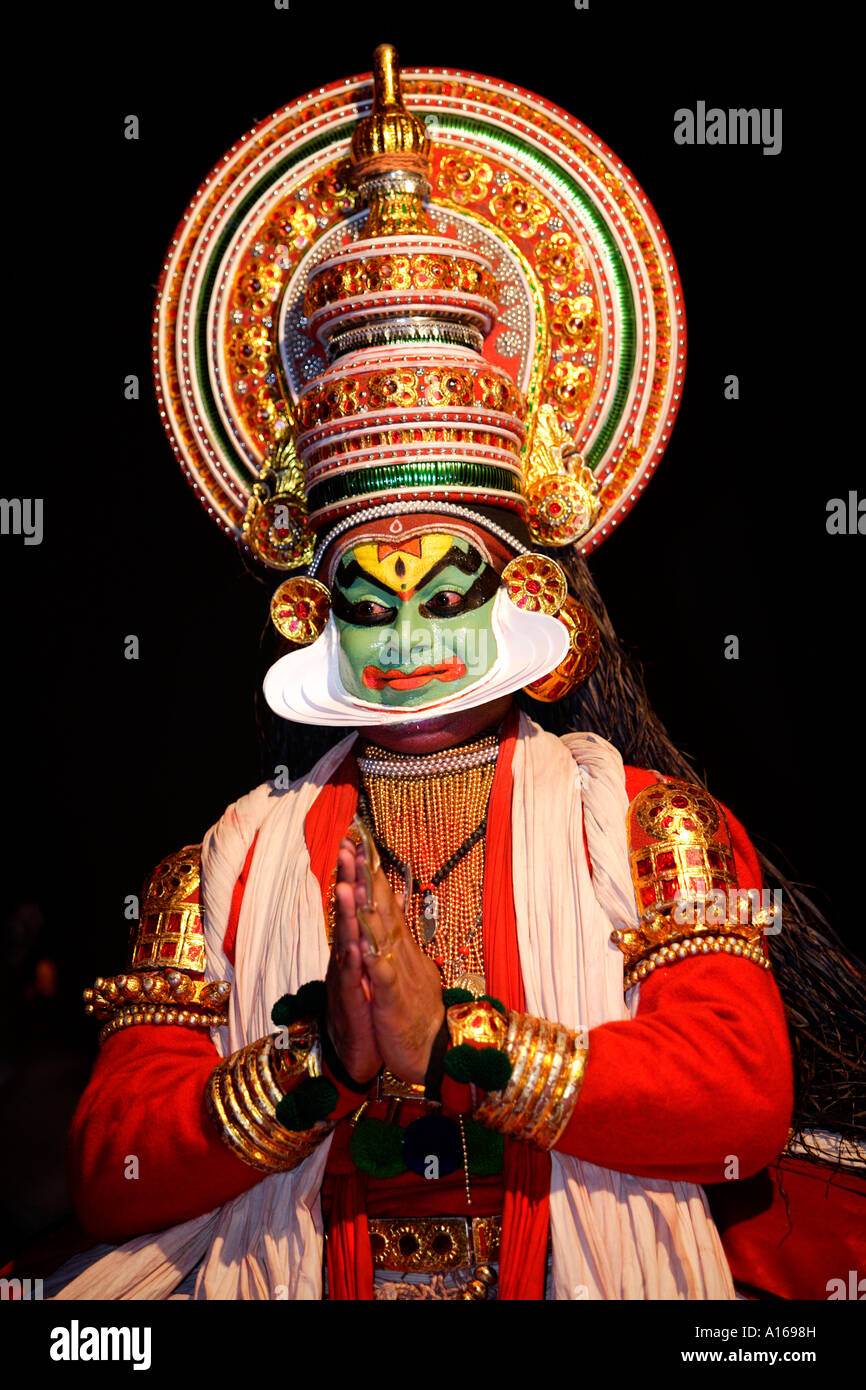 Katakali Dancer demonstrating facial expressions Stock Photo - Alamy