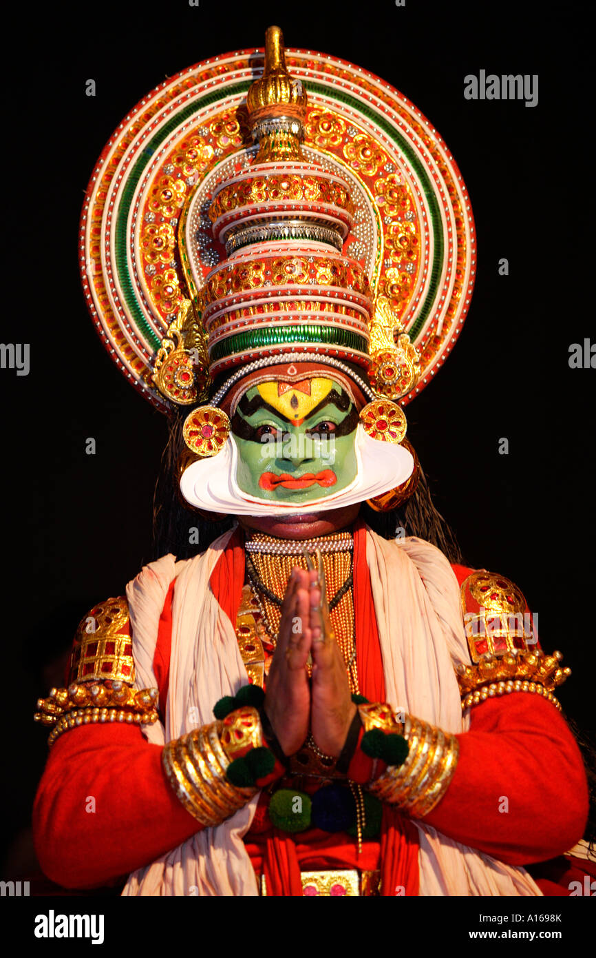 Katakali Dancer demonstrating facial expressions Stock Photo - Alamy
