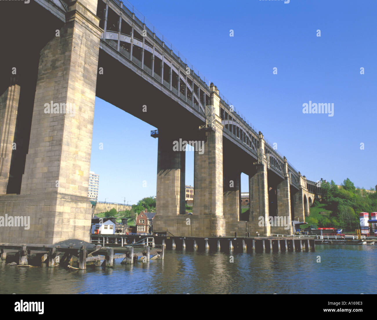 High Level Bridge, looking towards Gateshead from the Quayside ...