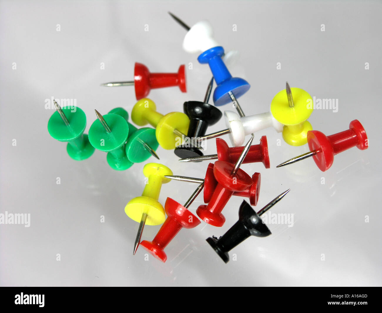 Coloured plastic map pins Stock Photo - Alamy