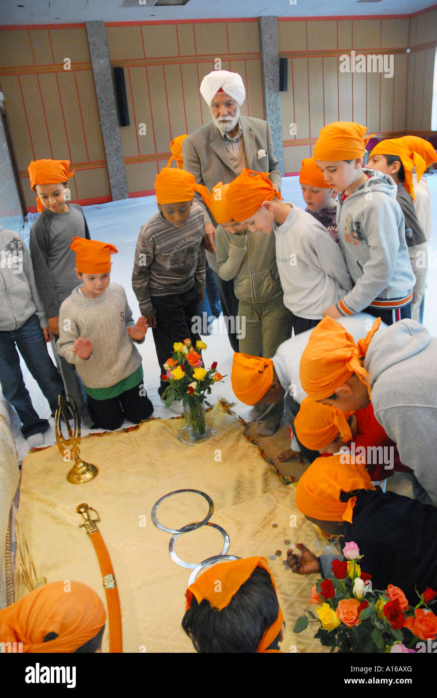 Sikh school children hi-res stock photography and images - Alamy