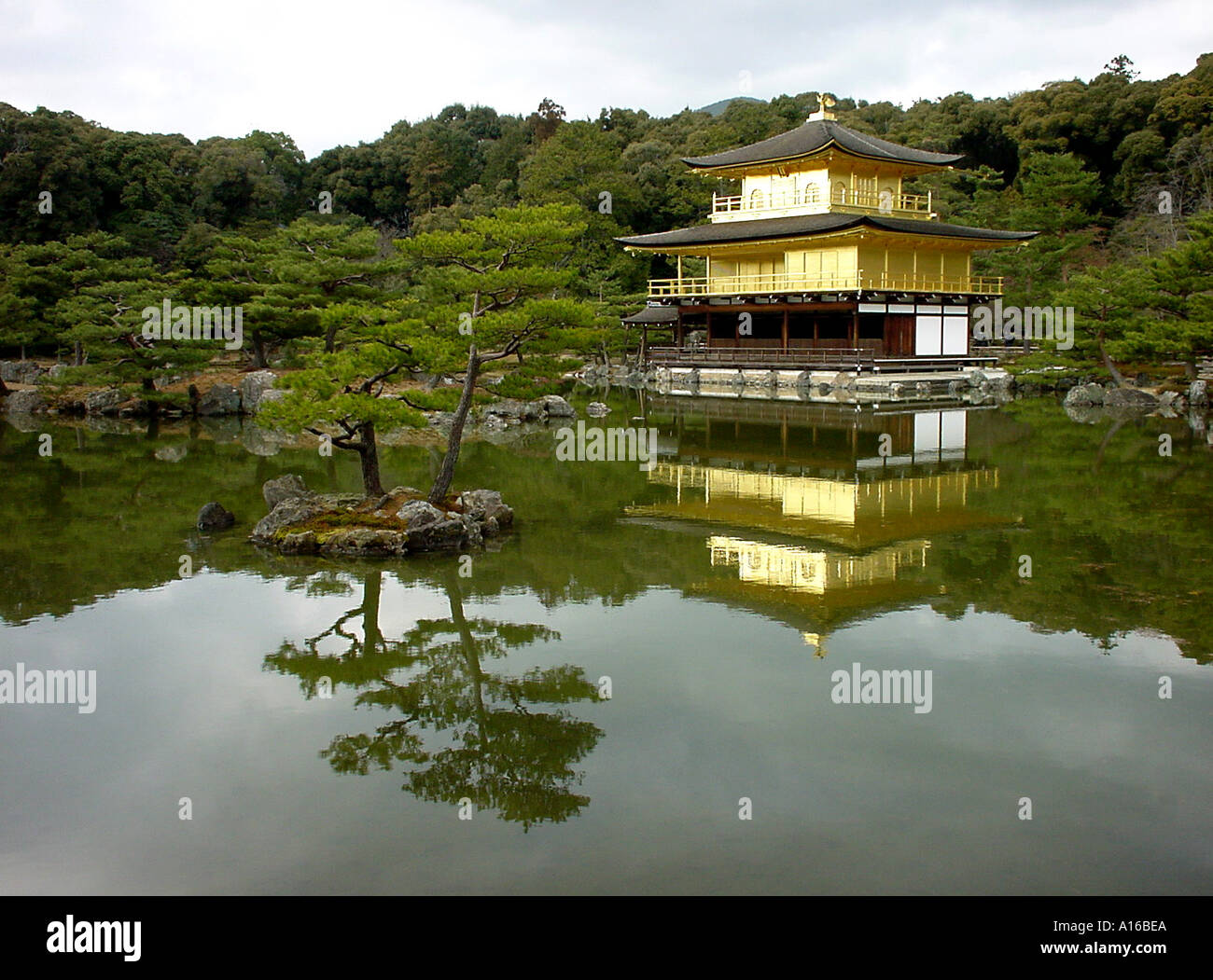 Serene temple elegance hi-res stock photography and images - Alamy