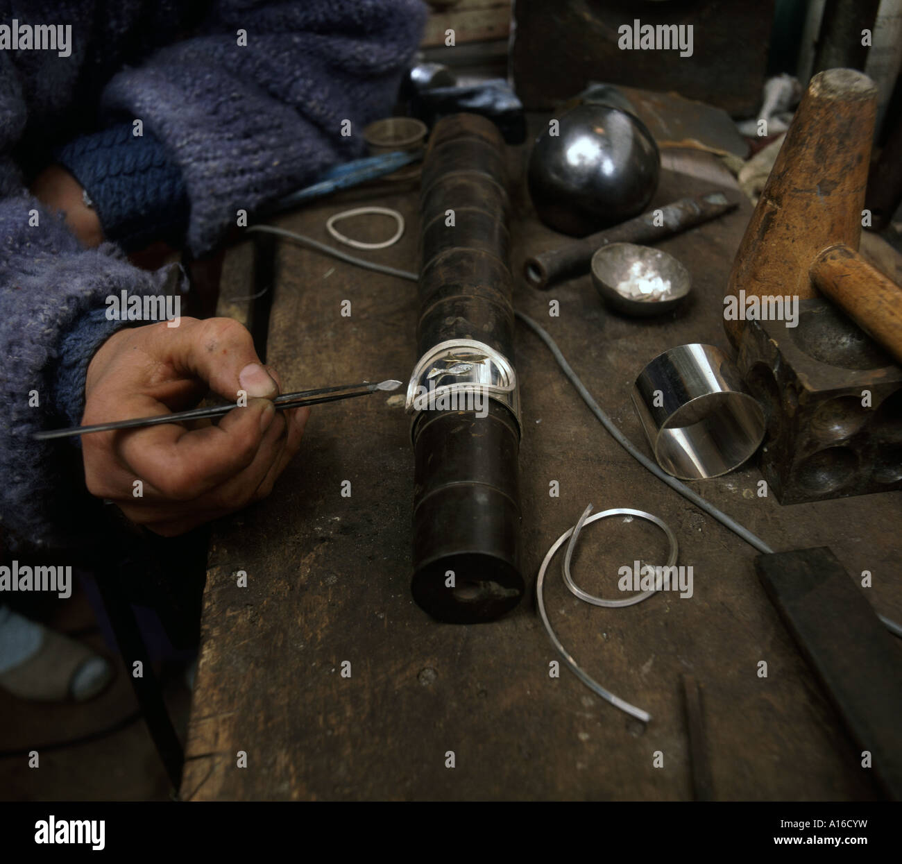 Silversmith hand made silver hi-res stock photography and images - Alamy