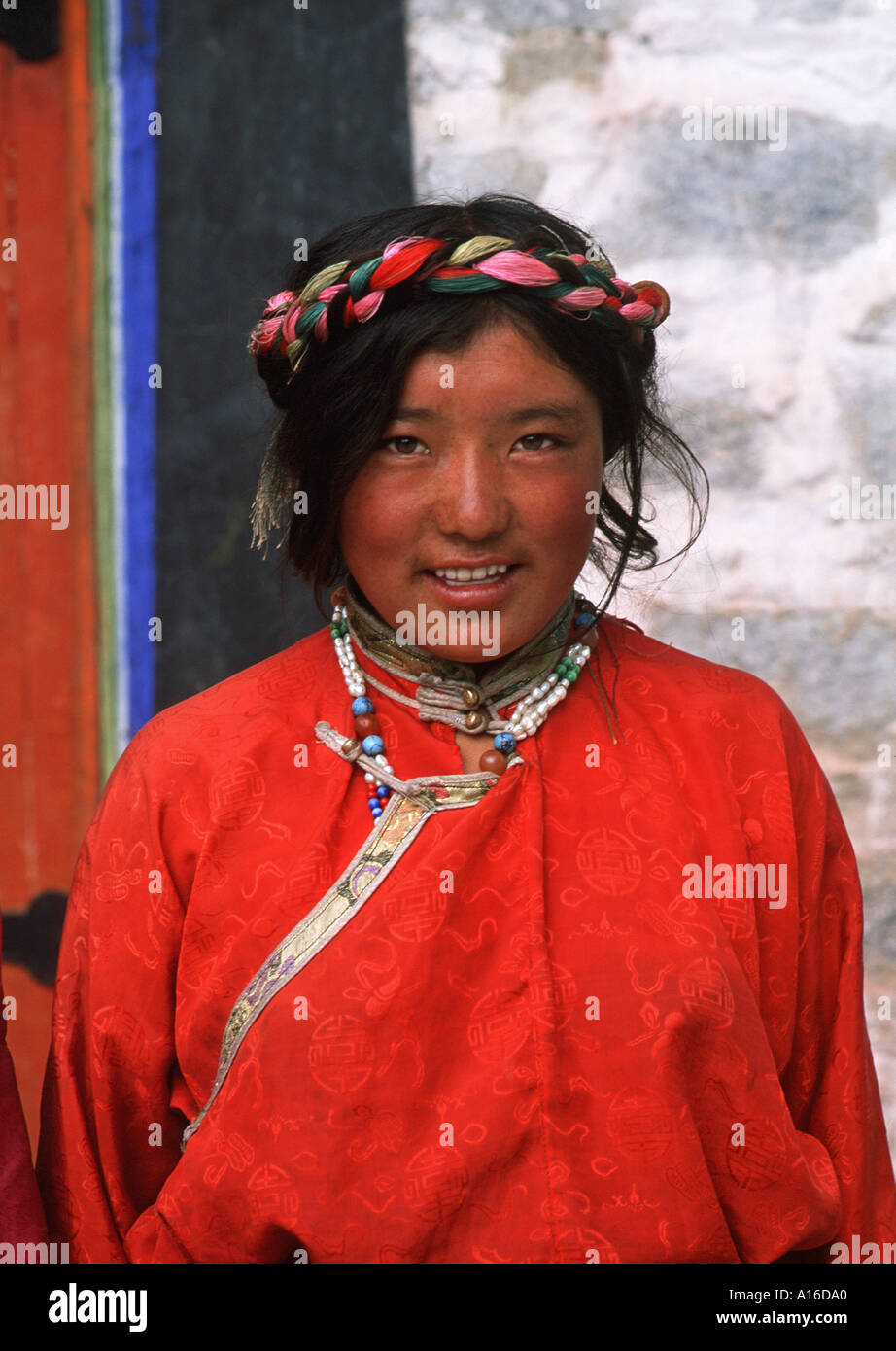 Red native dress hi-res stock photography and images - Alamy