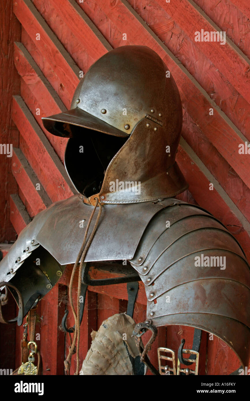 Medieval body armour hi-res stock photography and images - Alamy