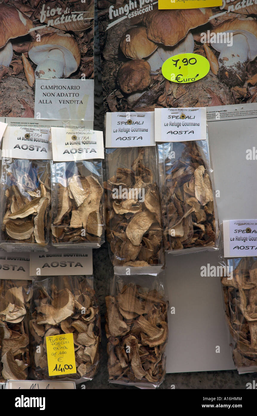 Mushrooms in packet hi-res stock photography and images - Alamy