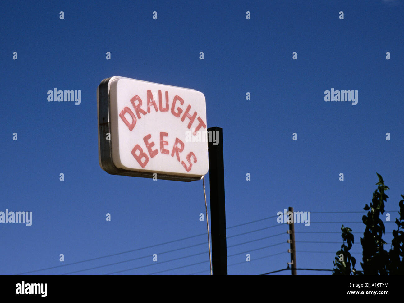 DRAUGHT BEER SIGN Stock Photo - Alamy