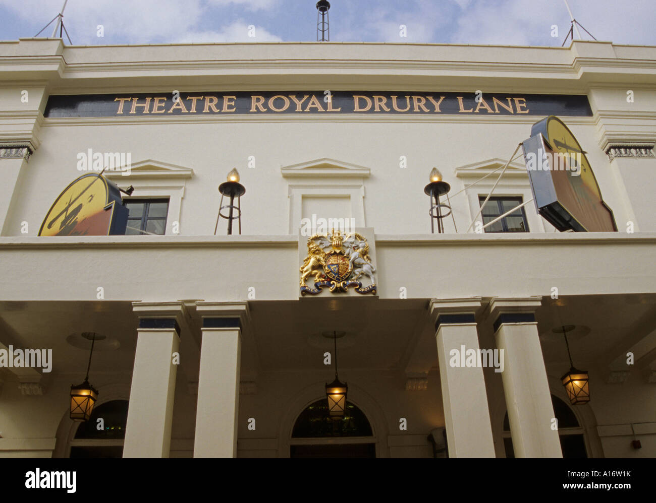 The theater royal drury lane hi-res stock photography and images - Alamy