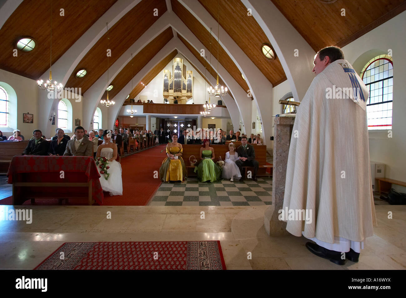 Wedding church ceremony priest hi-res stock photography and images - Alamy