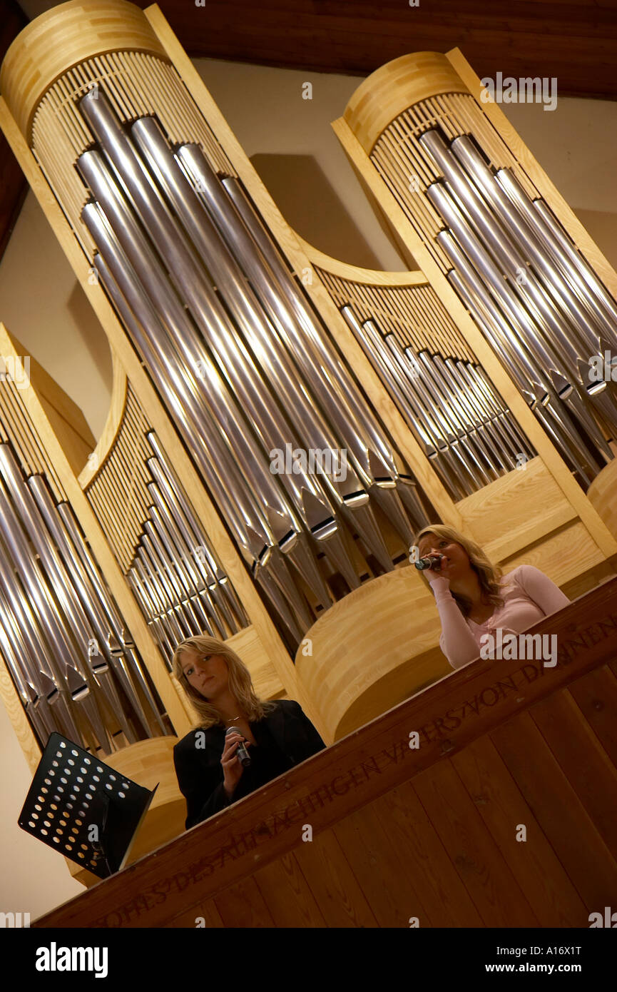 Church pipe organs hi-res stock photography and images - Alamy