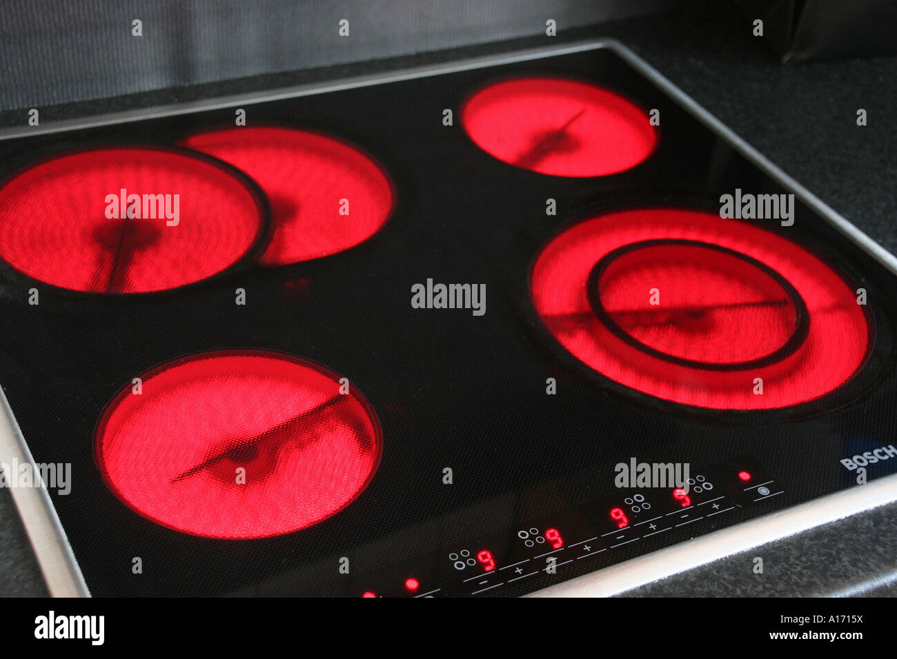 Kitchen unit production hi-res stock photography and images - Alamy